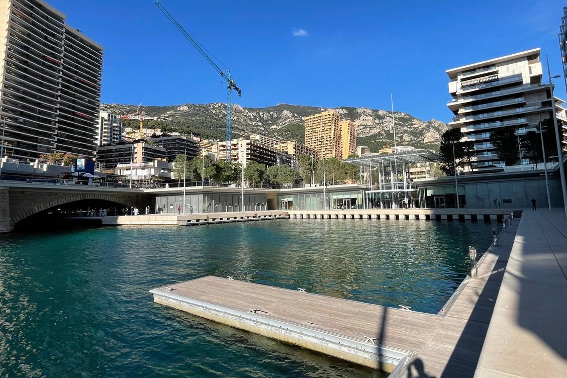 Bateaux, commerces et restaurant se font attendre au nouveau quartier ...