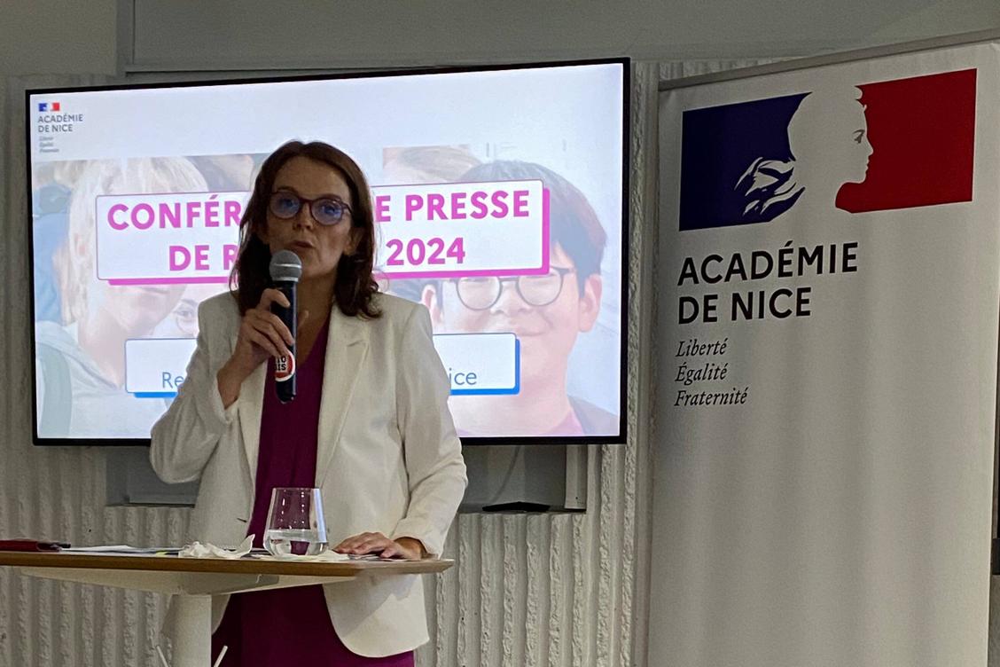 Tenue unique, groupes de besoin, pause numérique... La rectrice de l ...