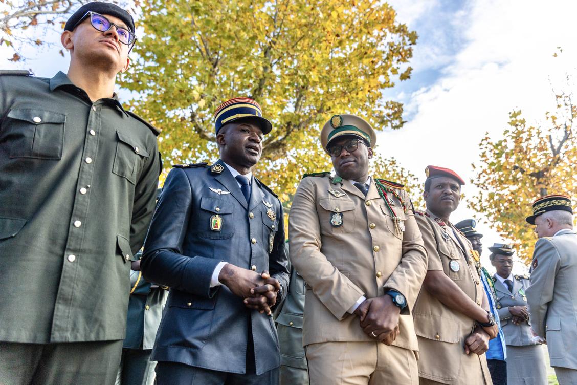 Aux Écoles militaires de Draguignan, une nouvelle formation se déroule ...