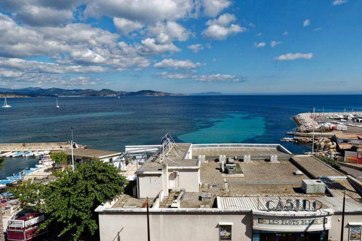 Déjà une dizaine de marques d'intérêt pour Les Flots Bleus, son avenir ...