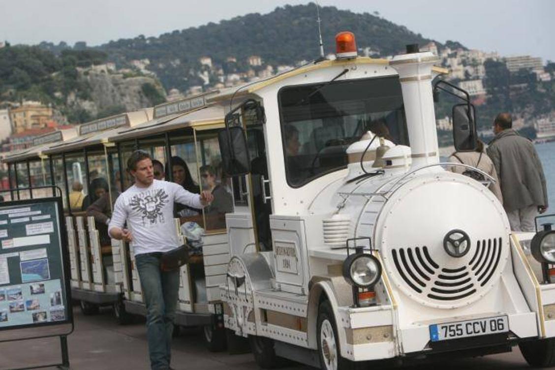 Trop bruyant et trop polluant, le petit train touristique de Nice ...