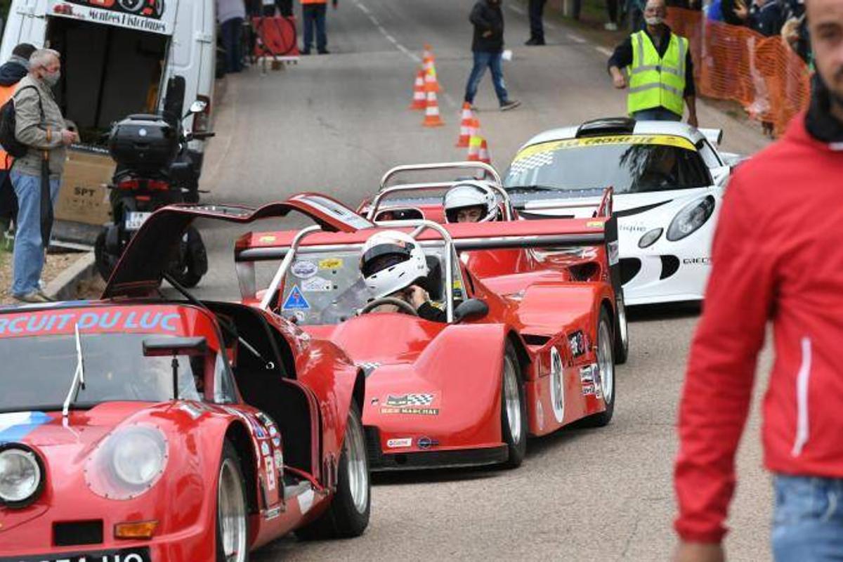 PHOTOS. Porsche anciennes, Renault Alpine, 205 Peugeot customisées ...