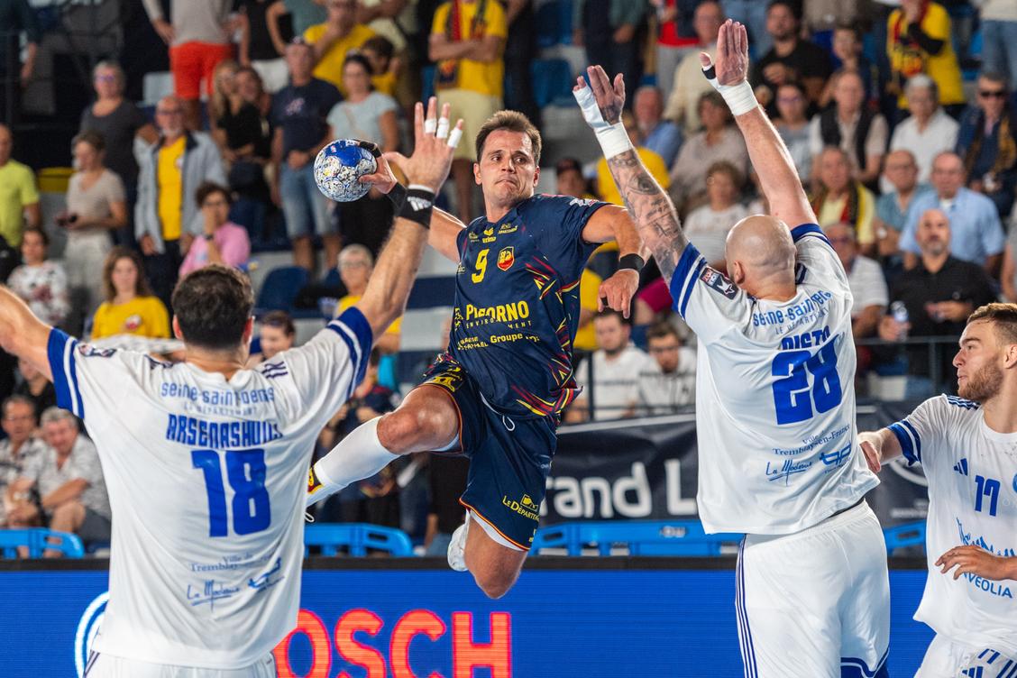 Un chat noir dans la salle ? Le Saint-Raphaël Var handball de nouveau ...