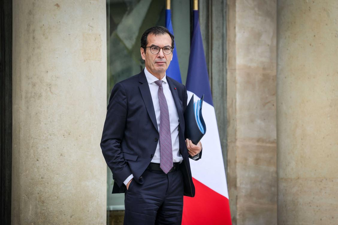 « Je ne suis pas sûr que notre pays ait les moyens de poursuivre ces politiques de générosité ...