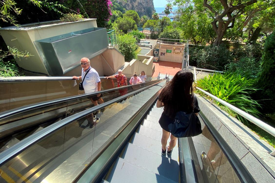 Les escalators près du jardin animalier de Monaco inactifs jusqu’au 30 ...
