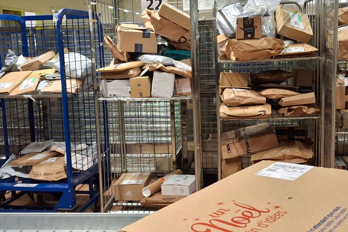 元バレー部の長身美女ナンパ成功→最高級のフェラテクでザーメン暴発しちゃうw