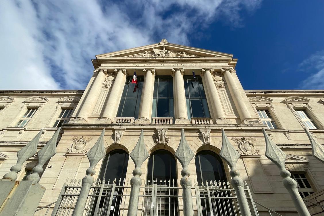 Il menaçait de mort des avocats : le fils irascible à nouveau condamné ...