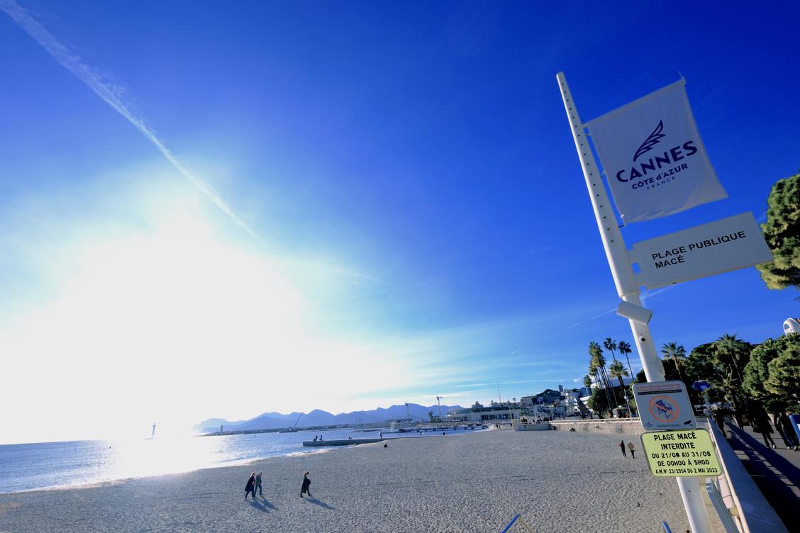 À Cannes, le nom de Brigitte Bardot pour la plage Macé ne met pas tout ...