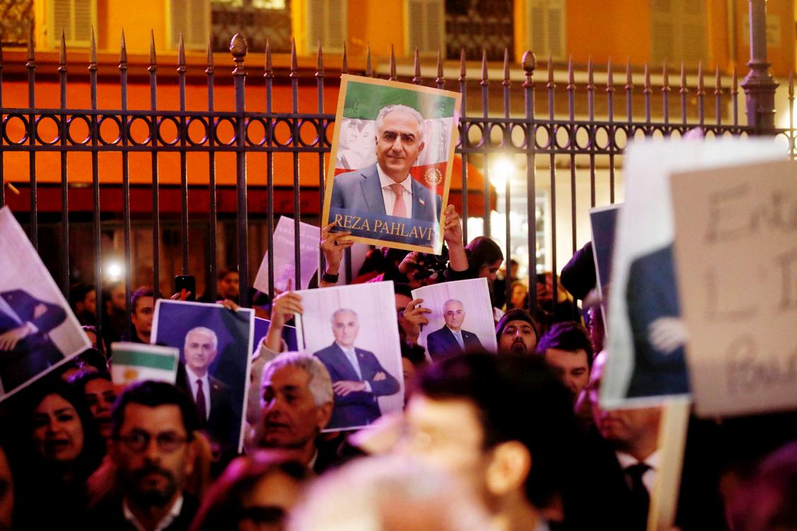 Emmanuel Macron convoque en urgence un Conseil de défense ce jeudi ...