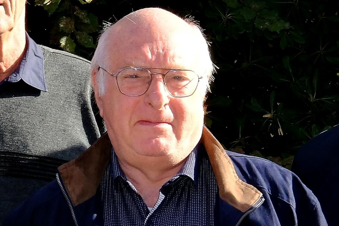 Le candidat Divers gauches aux municipales de Cannes Michel Hugues ...