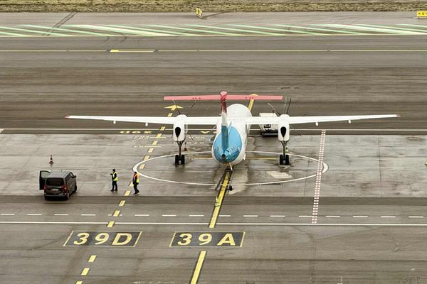 « J’ai entendu un bruit fracassant » : un avion de Tunisair survole à ...