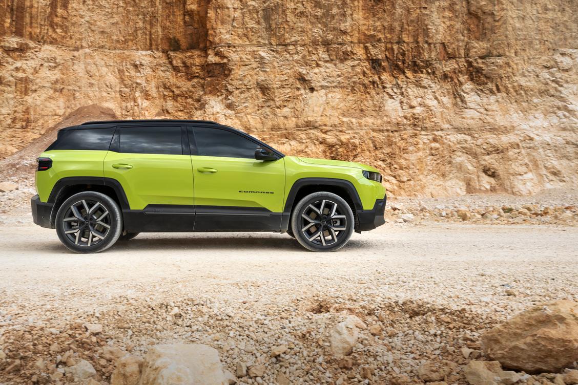 On a testé le Jeep Compass électrique... et le courant passe