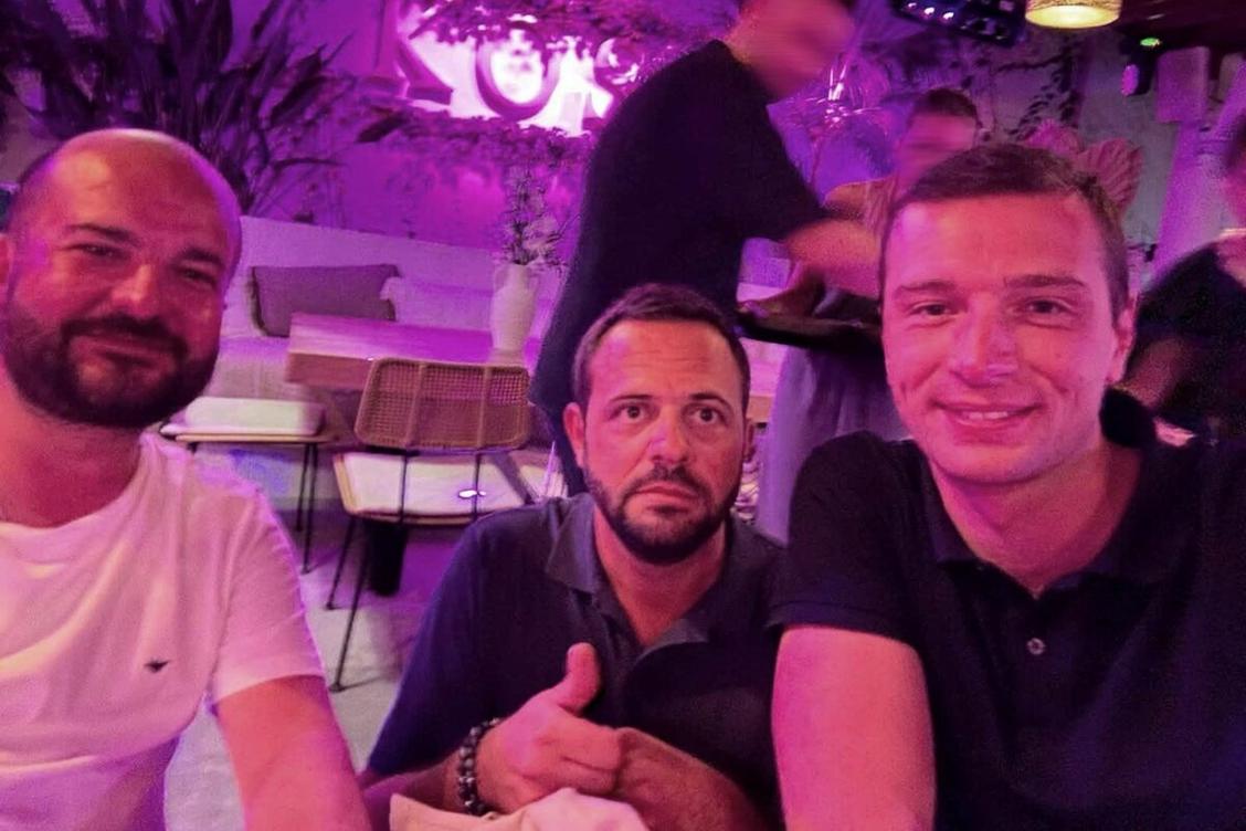 « C’était un concours de circonstances » : un selfie de l’ancien ...